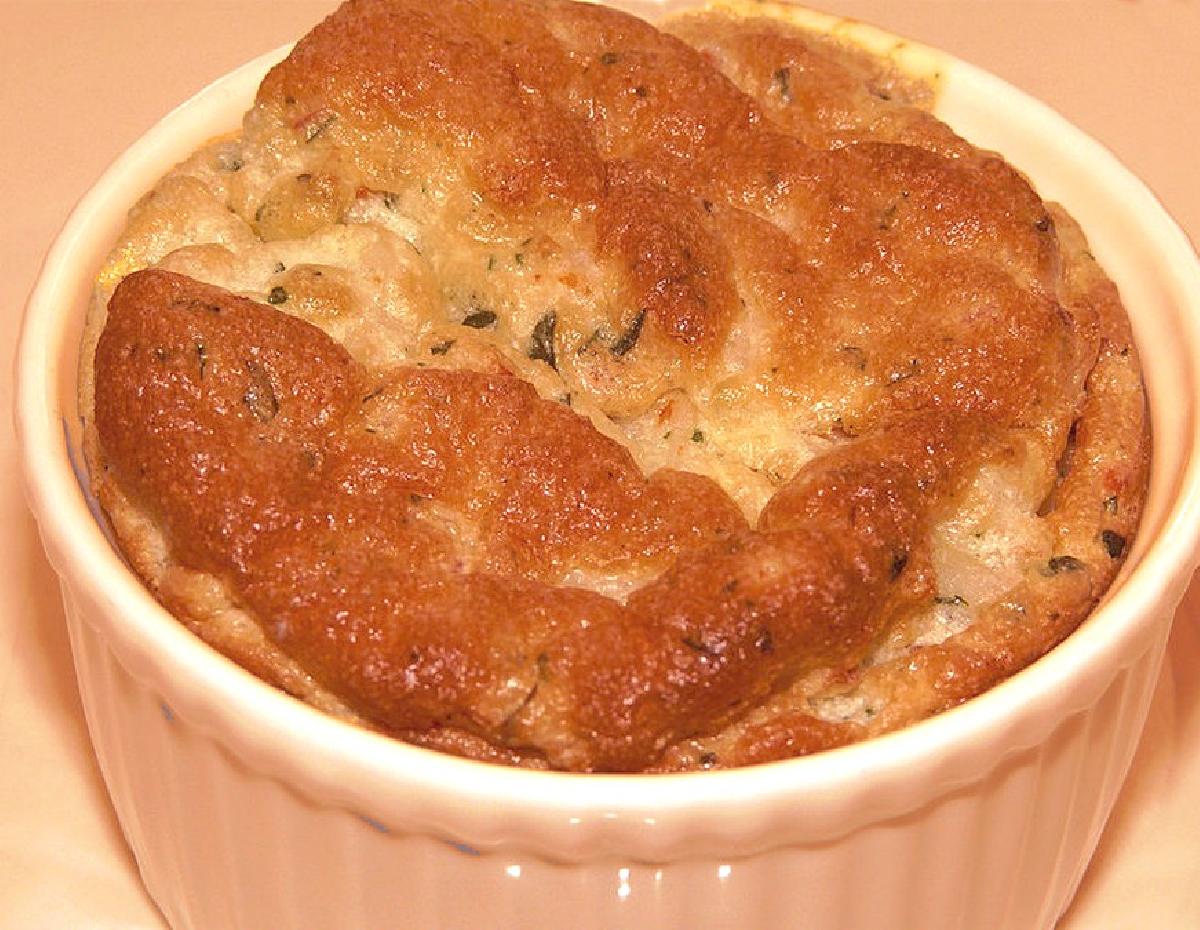 Soufflé de repollo sobre puré