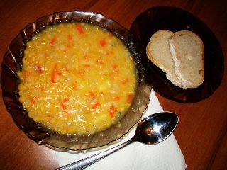 Sopa de arroz y zapallo