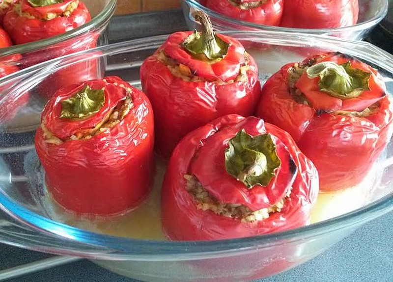 Morrones rellenos sanos con legumbres - Recetas Saludables